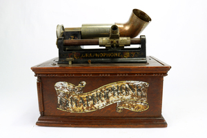 "The Graphophone" – Brasiliana Museus
